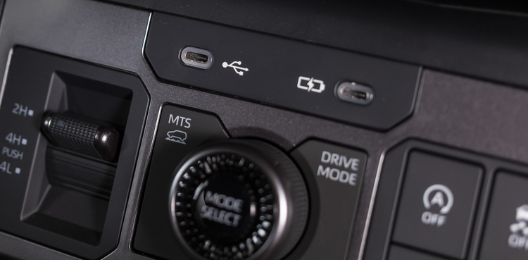 Toyota Hilux - Toyota Nam Định